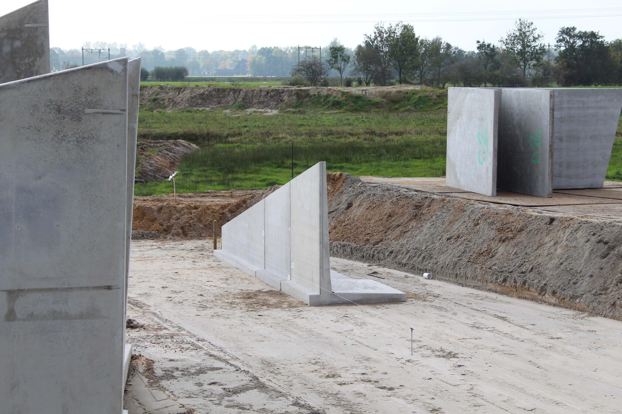 Bosch Beton - Dike from retaining walls for De Vork depot in Haren