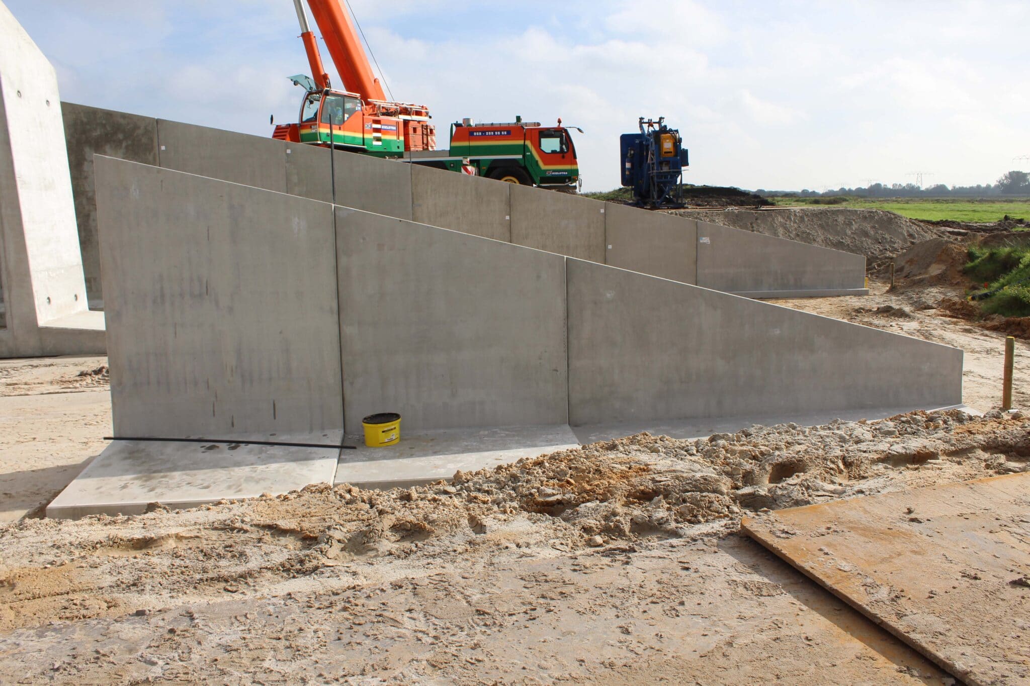 Bosch Beton - Dike from retaining walls for De Vork depot in Haren