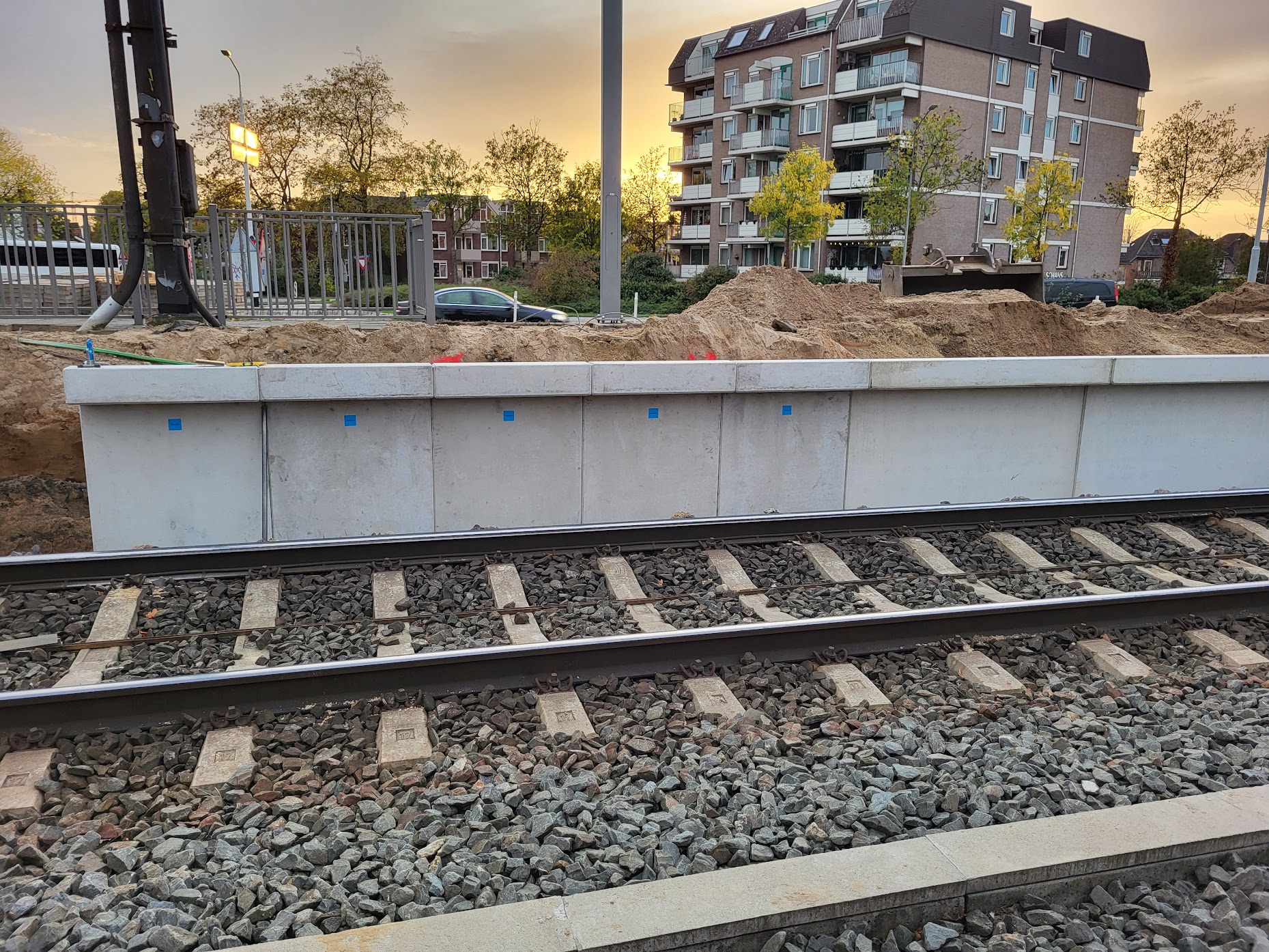 Bosch Beton - Field test with first cement-free platform walls