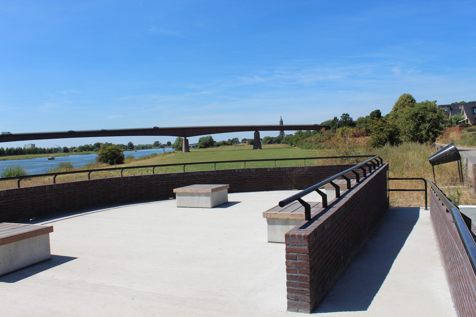 Bosch Beton - Radius retaining walls for viewpoint in Rhenen