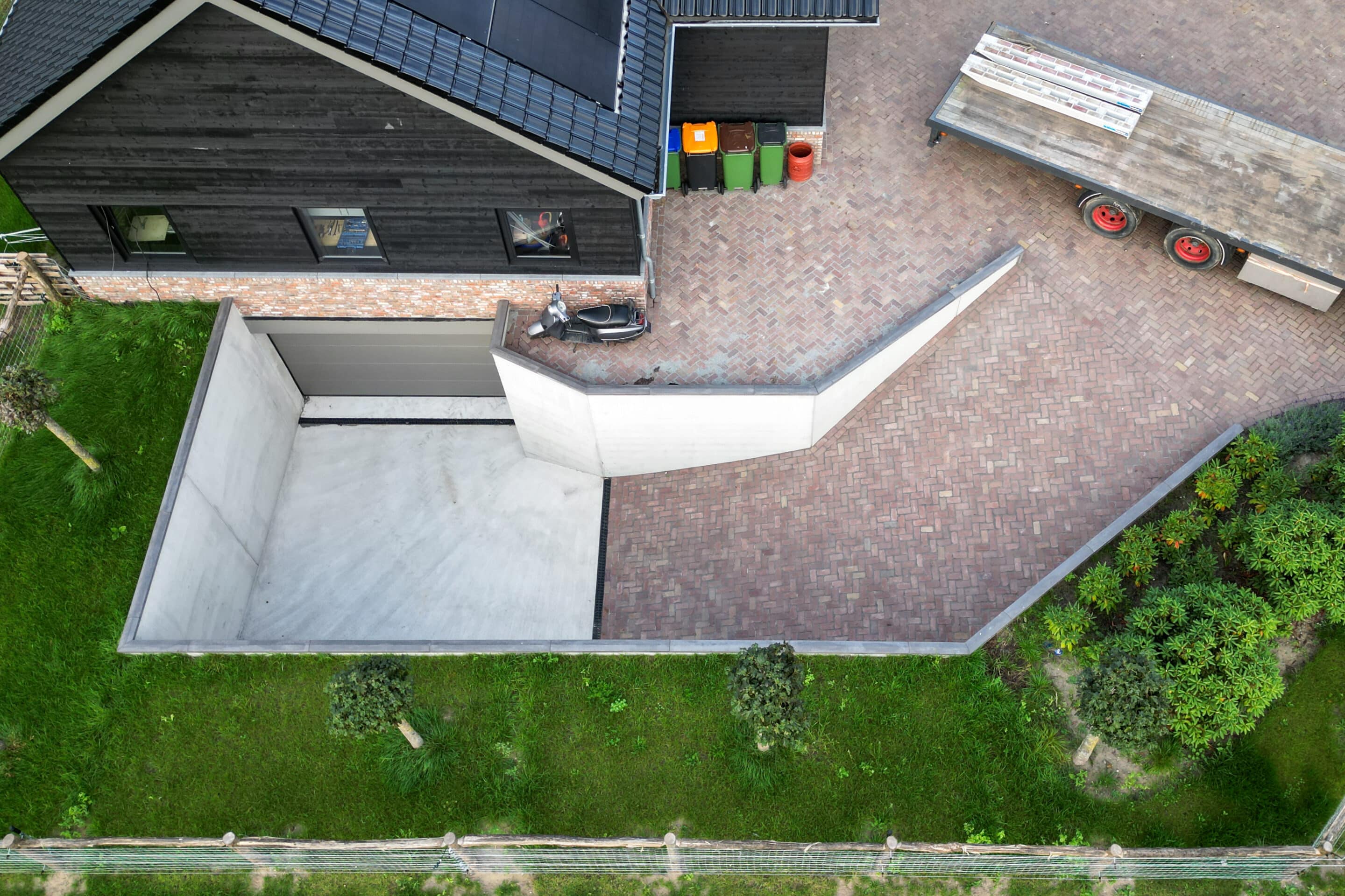 Retaining walls create solid ramp for underground garage | Bosch Beton