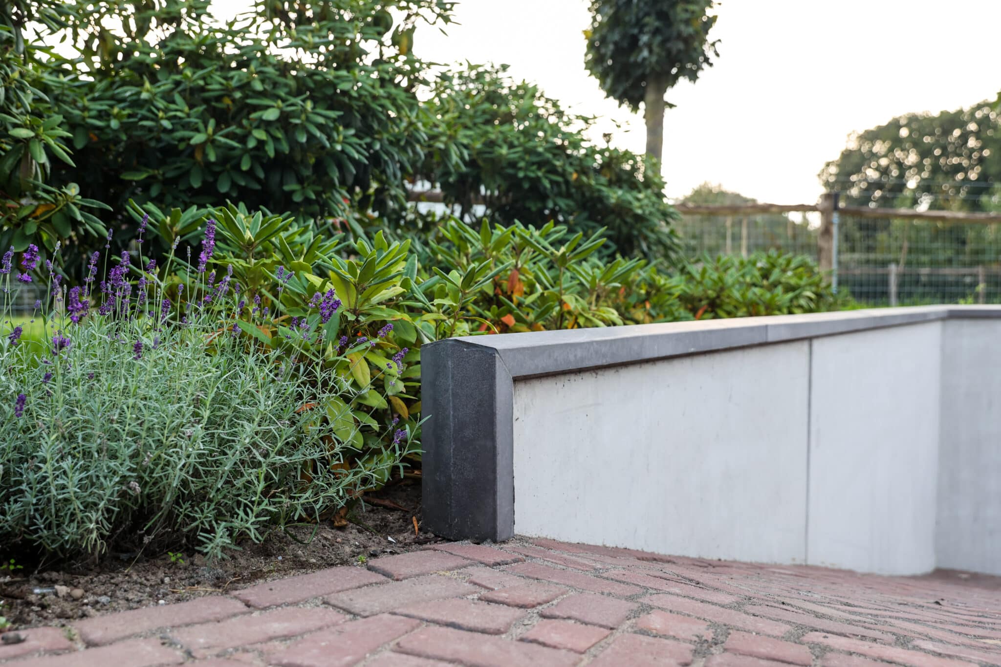 Retaining walls create solid ramp for underground garage | Bosch Beton